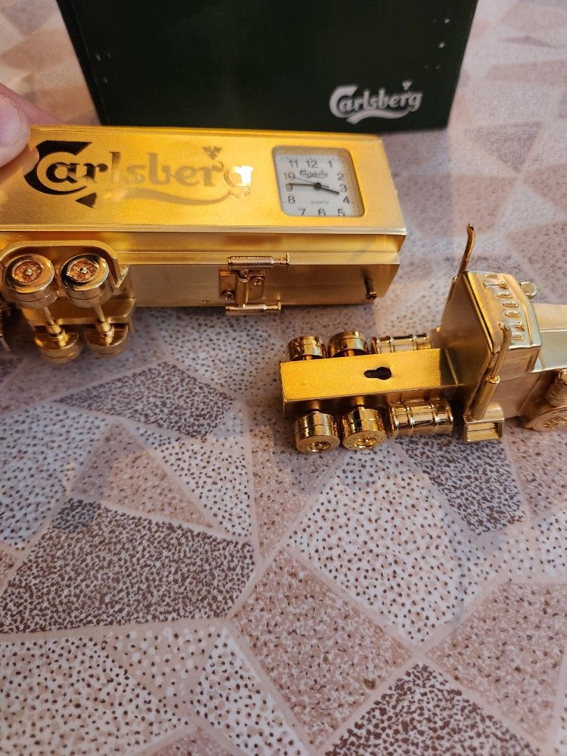 Carlsberg Clock Metal Truck Trailer, Hobbies & Toys, Memorabilia ...