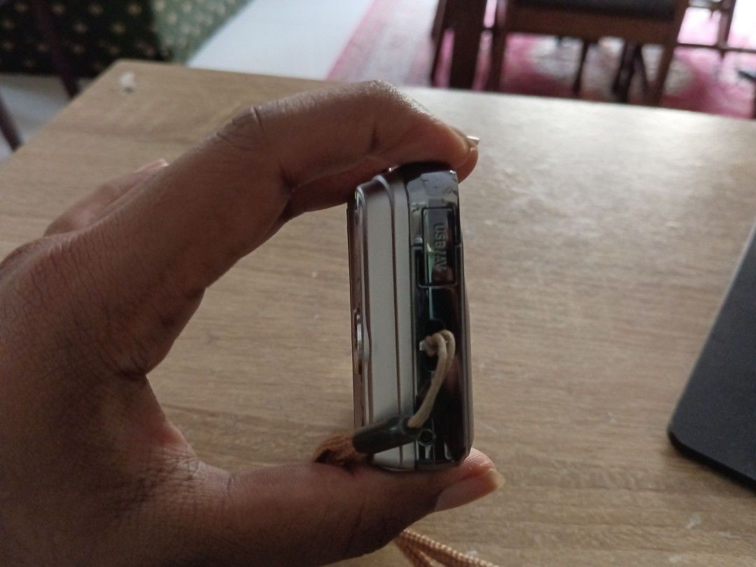 Digital Camera EX-H10 Spoilt, Photography, Cameras on Carousell