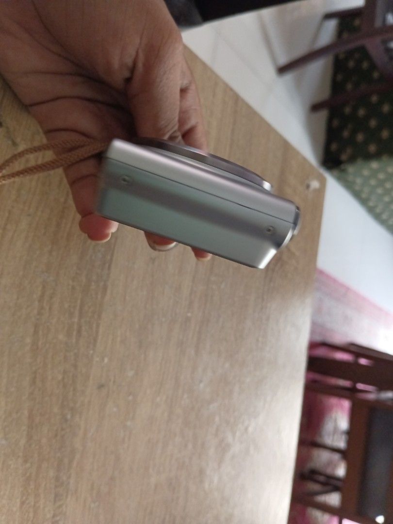 Digital Camera EX-H10 Spoilt, Photography, Cameras on Carousell