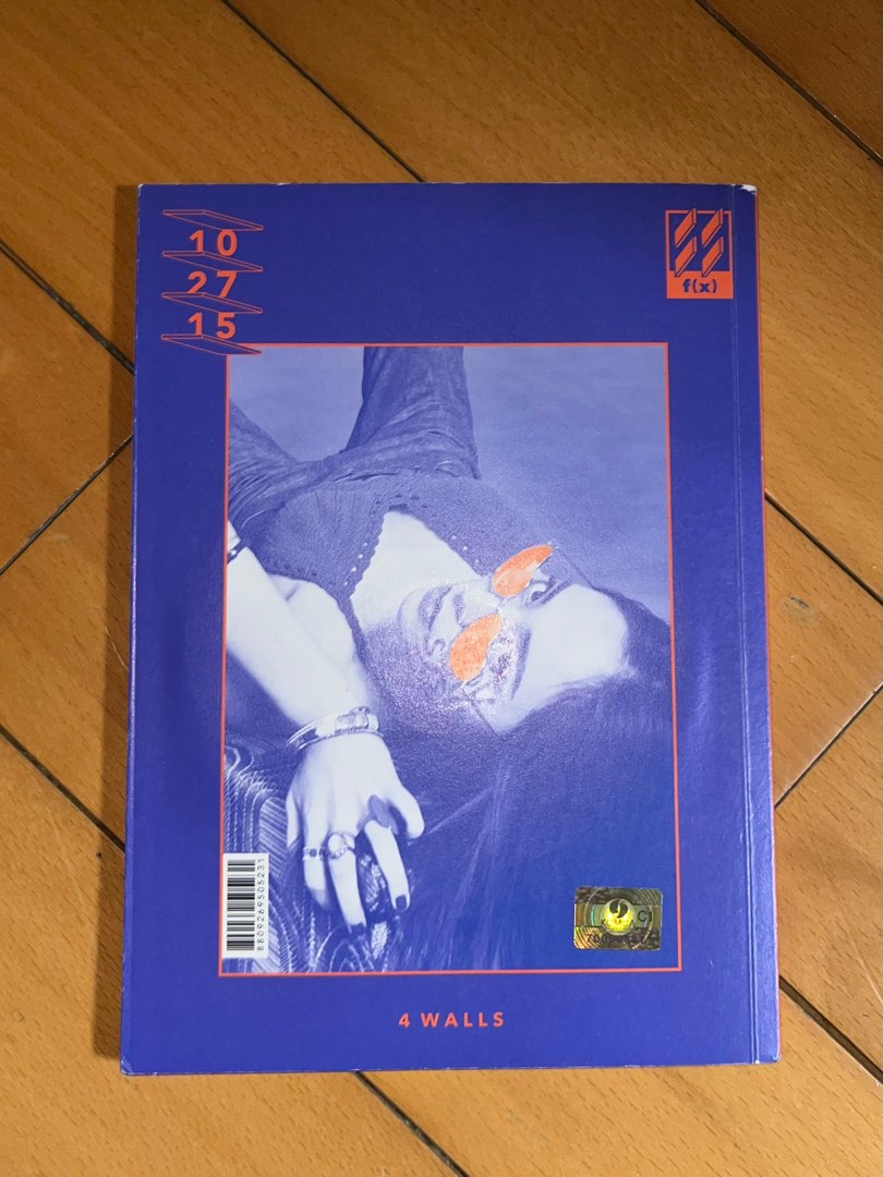 f(x) Album - 4 walls Krystal封面, 興趣及遊戲, 收藏品及紀念品, 韓流 - Carousell