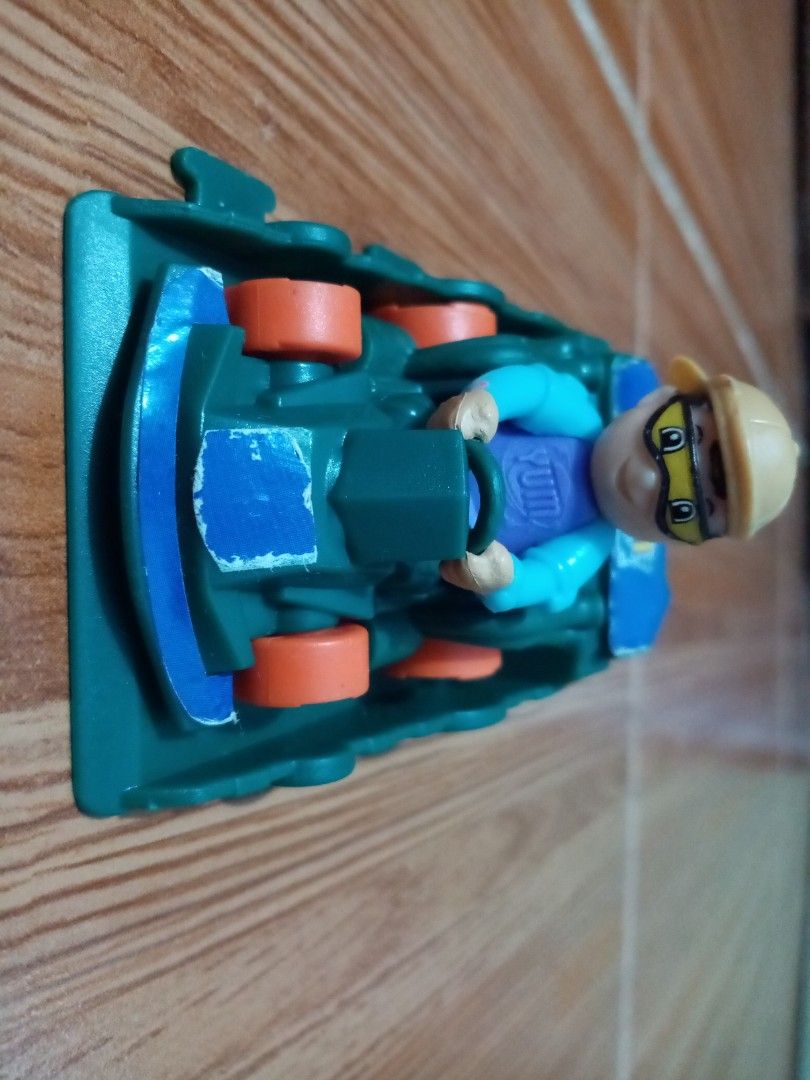 Jollibee kiddie meal toy 2018 jolly racers YUM, Hobbies & Toys, Toys ...