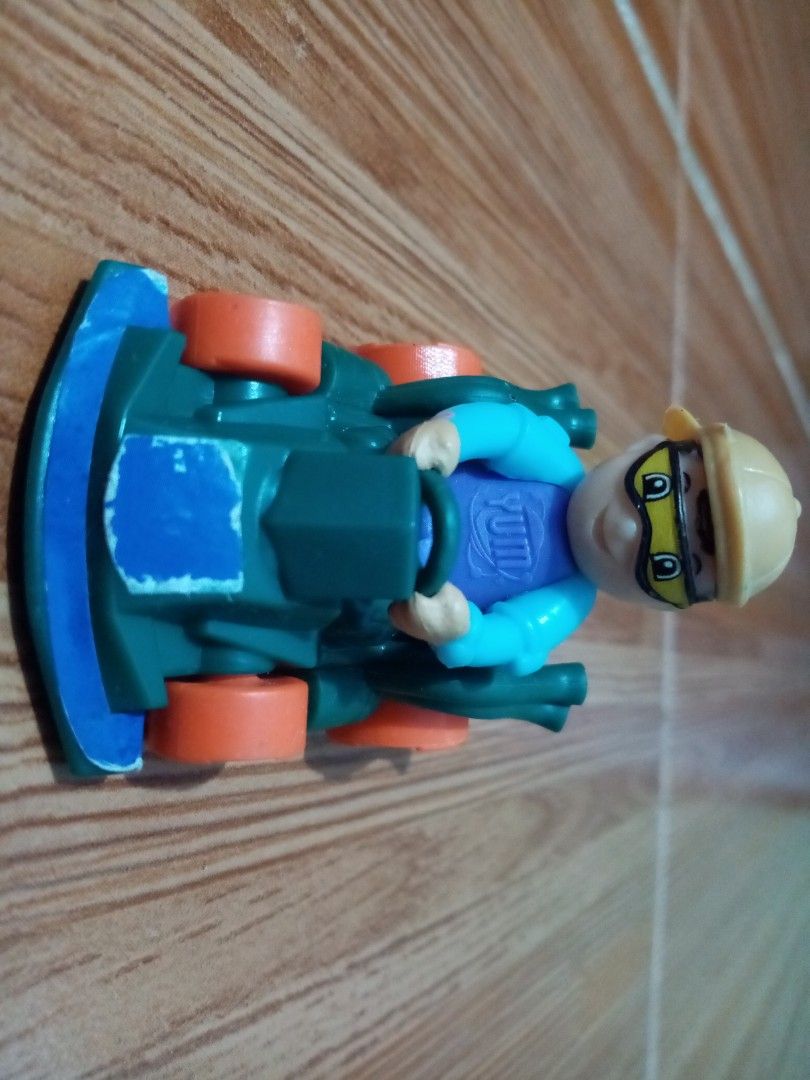 Jollibee kiddie meal toy 2018 jolly racers YUM, Hobbies & Toys, Toys ...