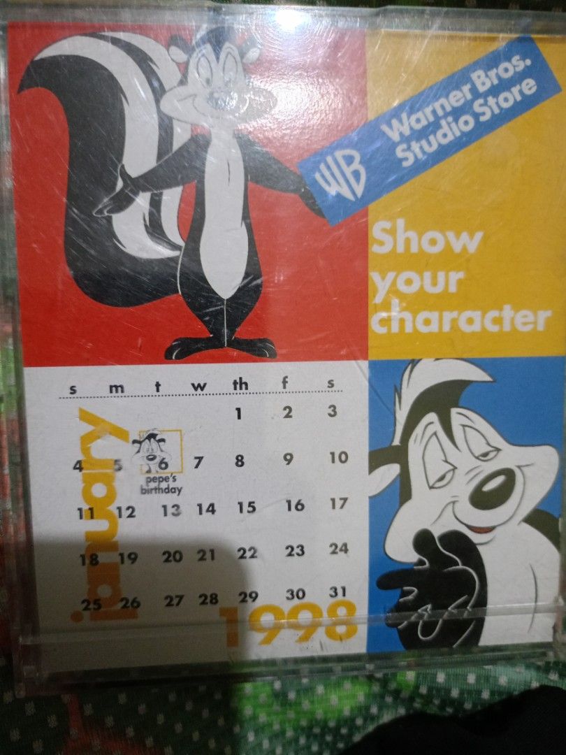 Kalender 1998 warner bros studio store, Antik, Lainnya di Carousell