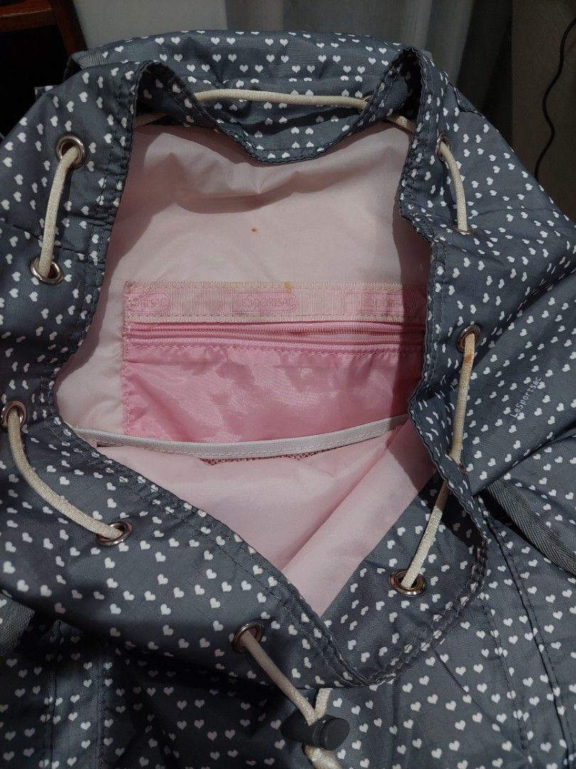 Lesportsac voyager backpack love, Fesyen Wanita, Tas & Dompet di Carousell