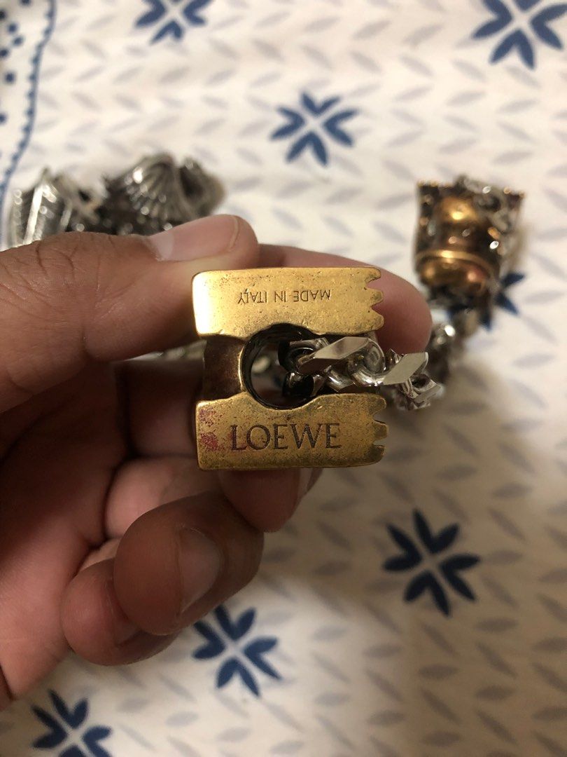 Loewe take all 4pcs with the chain , 他的時尚, 手錶及配件, 飾品收納在旋轉拍賣