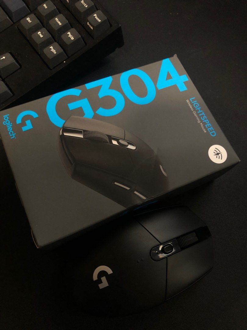 Logitech 304 wireless gaming mouse, Computers & Tech, Parts ...