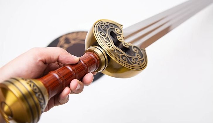 LOTR : King Theoden of Rohan Prop Herugrim (Comes with Wall Plaque ...