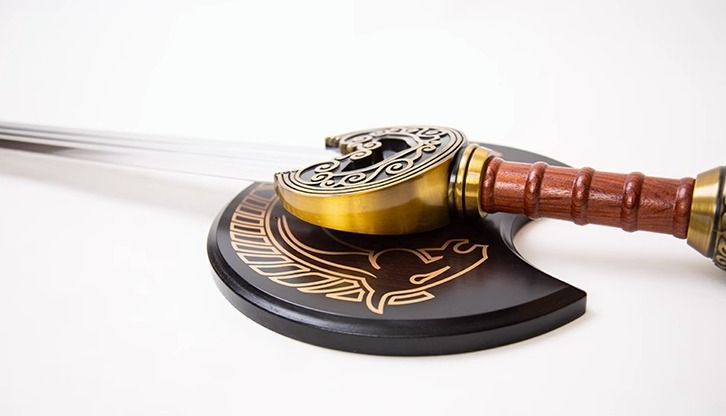 LOTR : King Theoden of Rohan Prop Herugrim (Comes with Wall Plaque ...