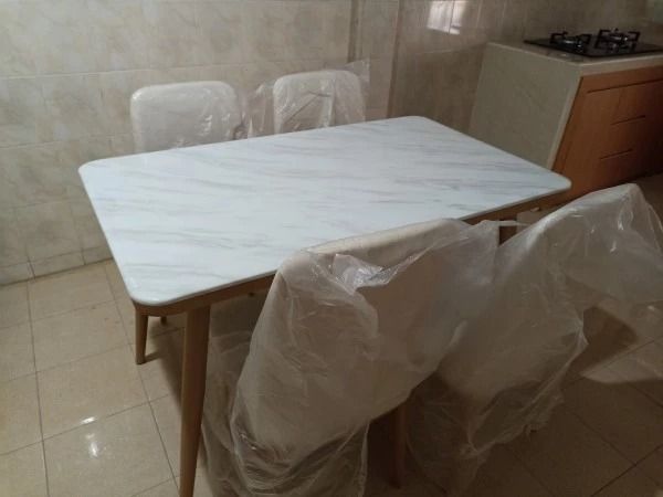Meja makan keramik corak marmer 4 kursi meja makan Billy meja makan ...