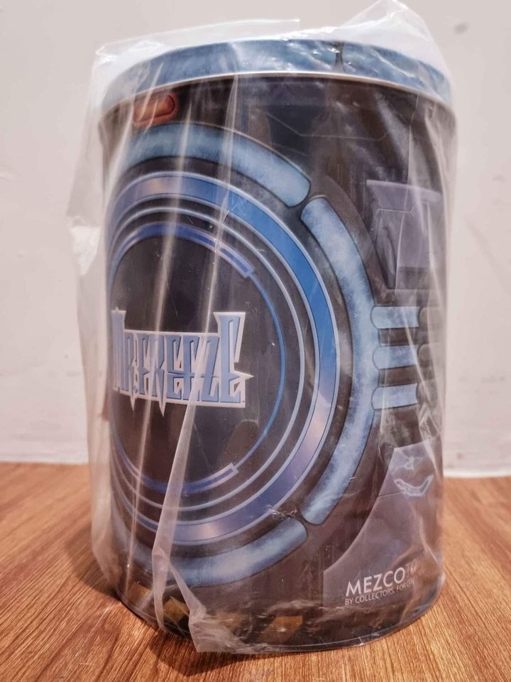 Mezco Toyz Mr Freeze One:12 Collective, Hobbies & Toys, Toys & Games on ...