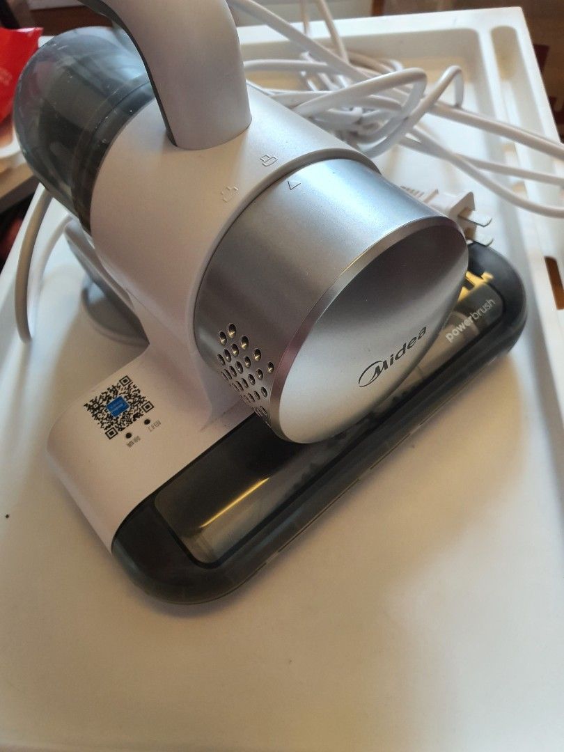 MIDEA handheld dustmite vacuum with brush, TV & Home Appliances, Vacuum ...