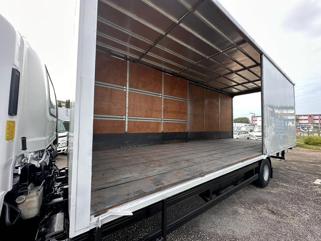Rent Lorry 24ft Isuzu FRR90 Auto Diesel Box Rental Commercial Truck ...