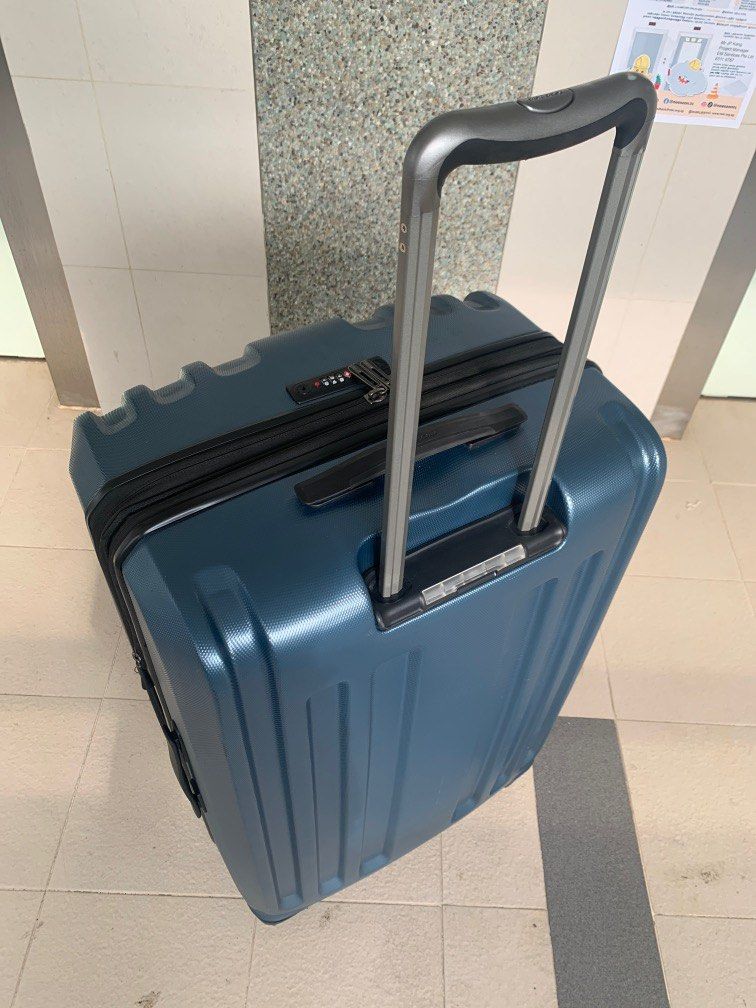 RICARDO Beverly Hills Navy Blue TSA 007 Large 28” 4 Wheel Luggage ...