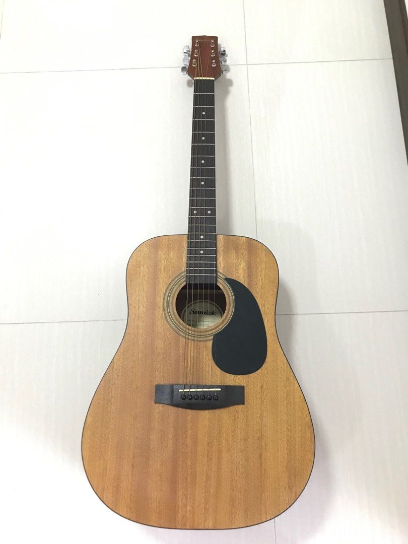 Samick guitar, Hobbies & Toys, Music & Media, Musical Instruments on Carousell