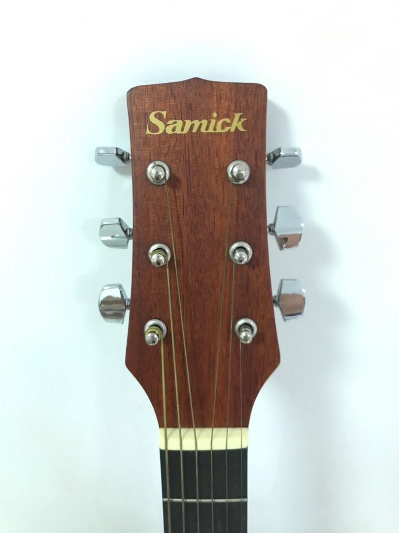 Samick guitar, Hobbies & Toys, Music & Media, Musical Instruments on Carousell