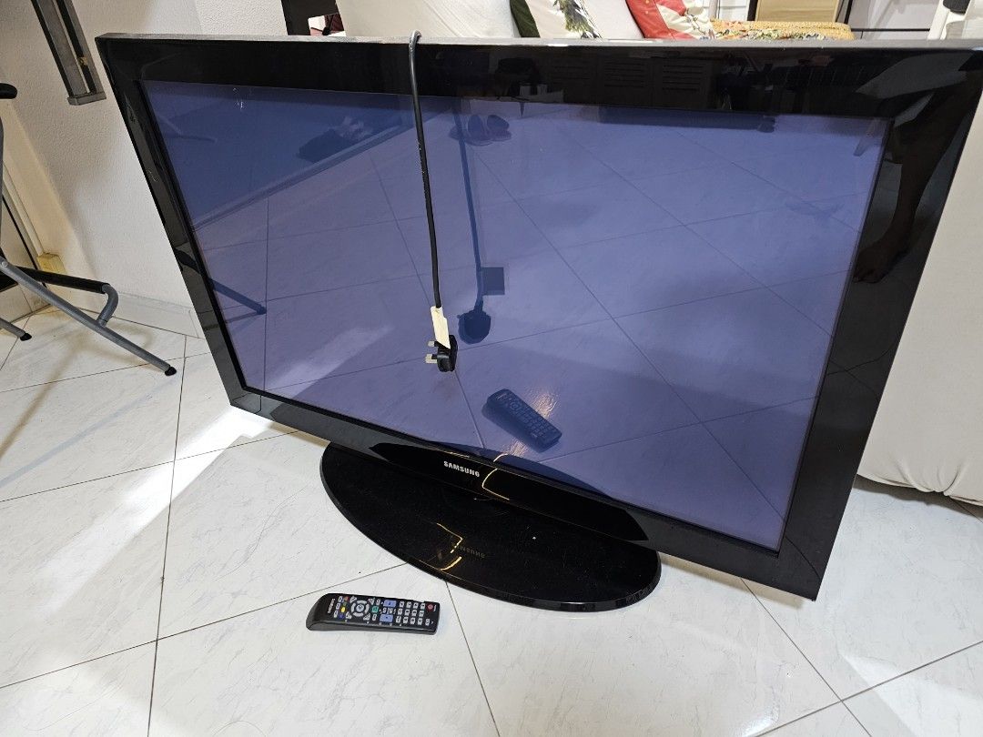 Samsung Plasma TV 42 inch, TV & Home Appliances, TV & Entertainment, TV ...