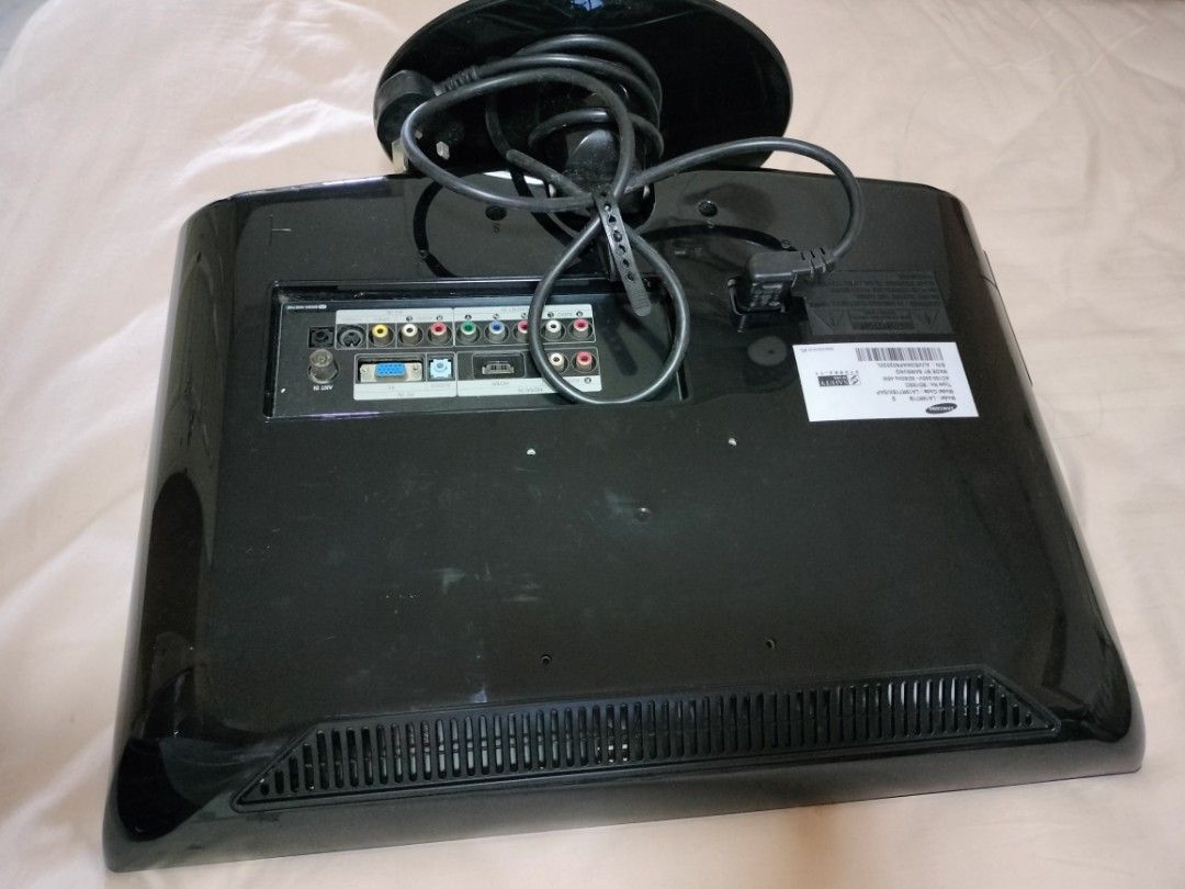 Samsung LCD TV (19 inch, LA19R71B), TV & Home Appliances, TV ...