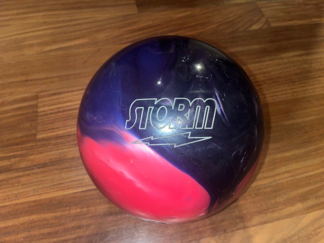 Storm Axiom Pro bowling ball 14 pounds, Sports Equipment, Sports ...
