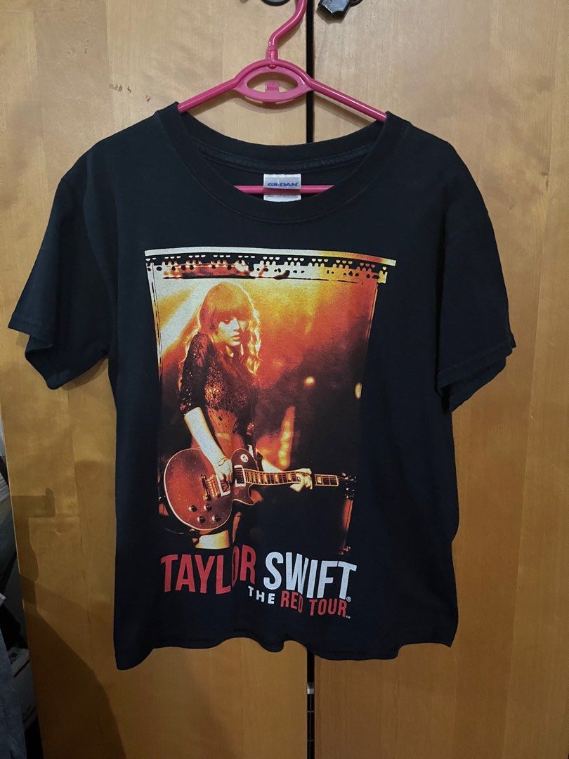 Taylor Swift Official Merch Red Tour Shirt XXS, Women's Fashion, Tops ...