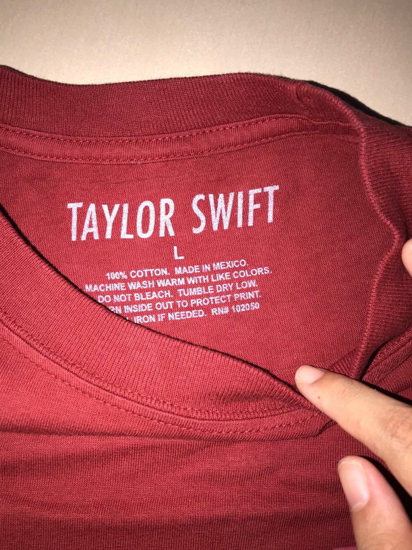 TAYLOR SWIFT RED TSHIRT (OFFICIAL FROM TAYLOR SWIFT WEBSITE), Women's ...