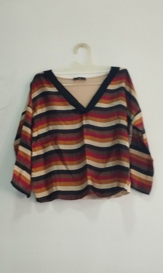 Top garis garis, Fesyen Wanita, Pakaian Wanita, Atasan di Carousell
