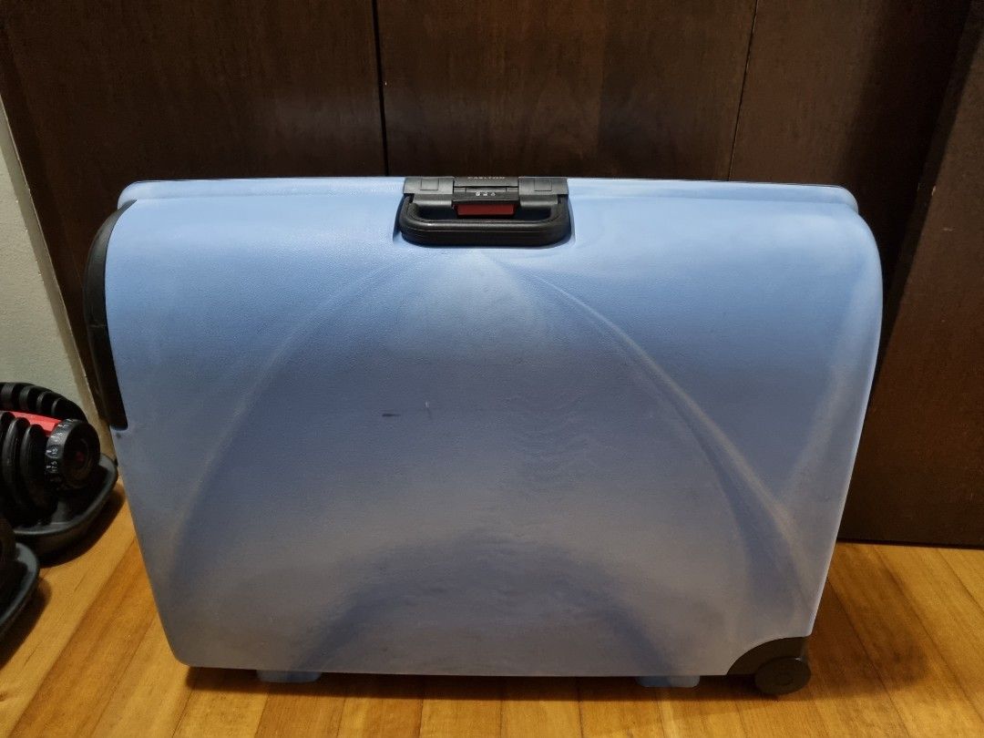 UK Carlton hard shell travel luggage (with handle and 2 wheels ...