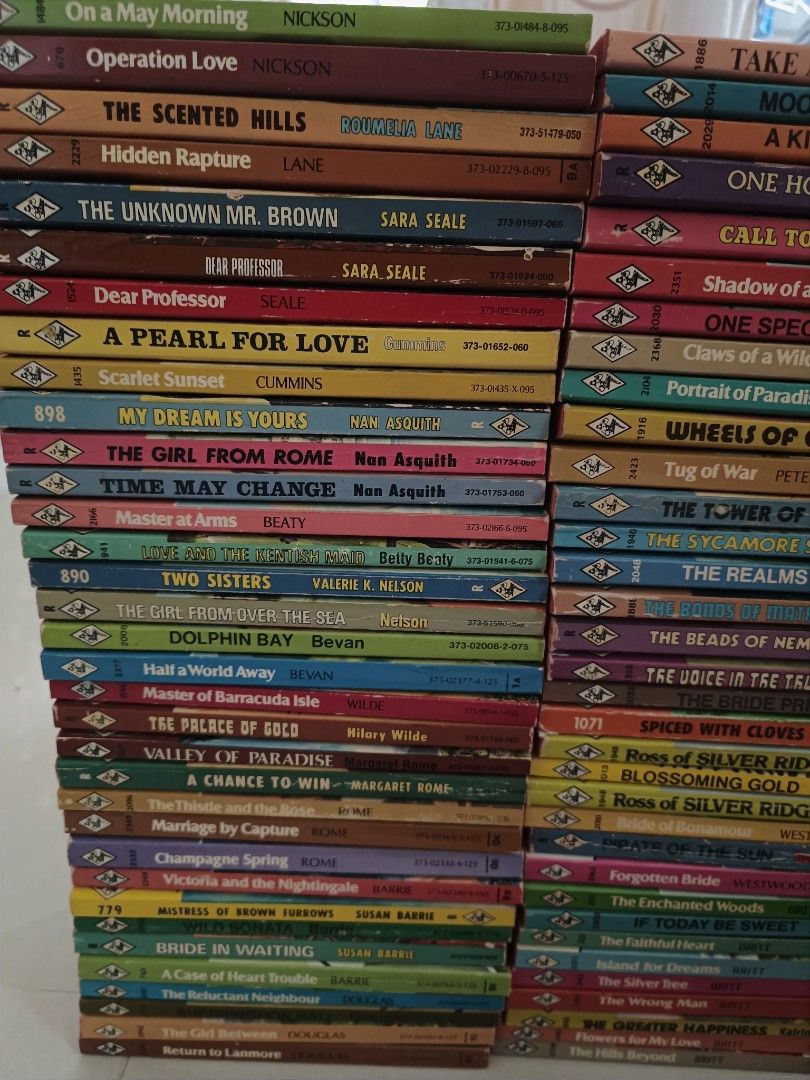 Vintage harlequin romance novels/books from the 60s and 70s (total 112 ...
