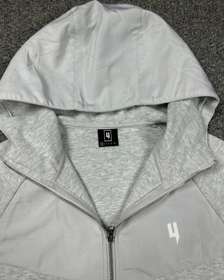 健身外套 - 英國Yelir World Tracksuit Top, 運動產品, 運動與健身, 運動與健身 - 舉重和啞鈴 - Carousell