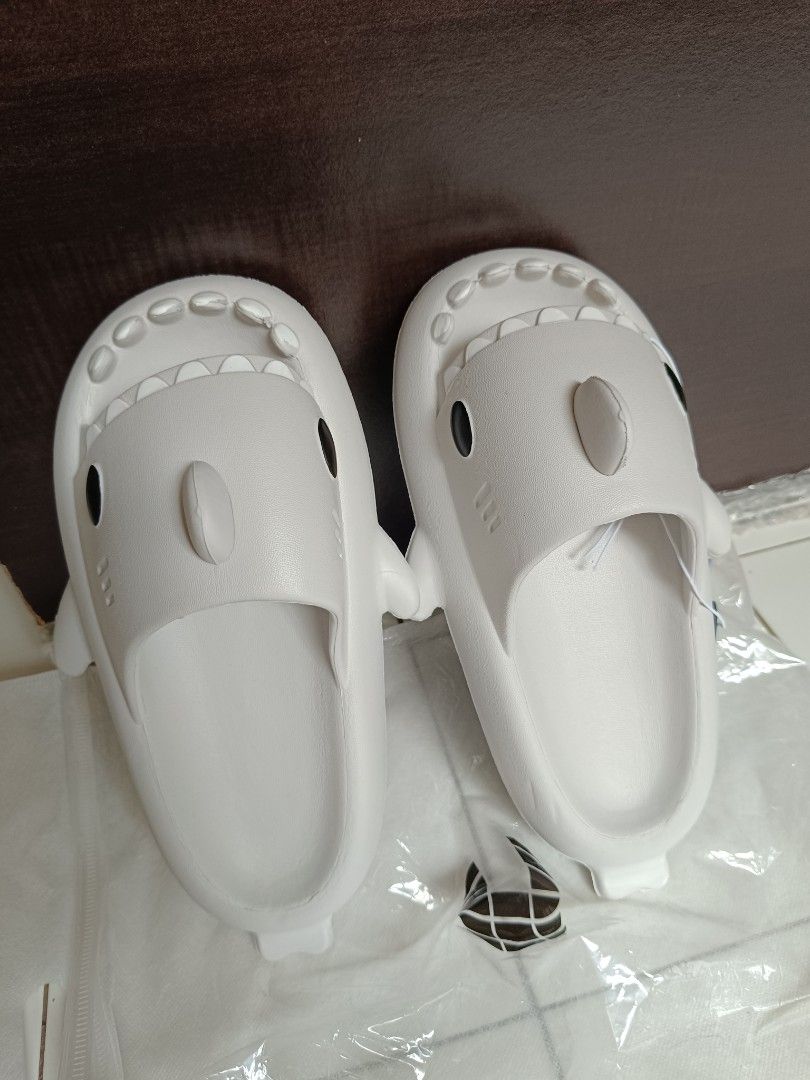 Anti-slip Soft Shark Themed Slippers, Men's Fashion, Footwear ...