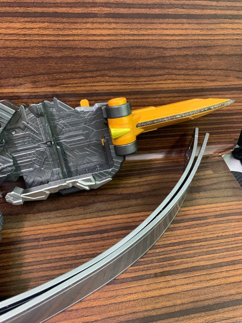 Bandai DX Kamen Rider Saber DX Kogoken Saikou & Seiken Saikou Driver ...