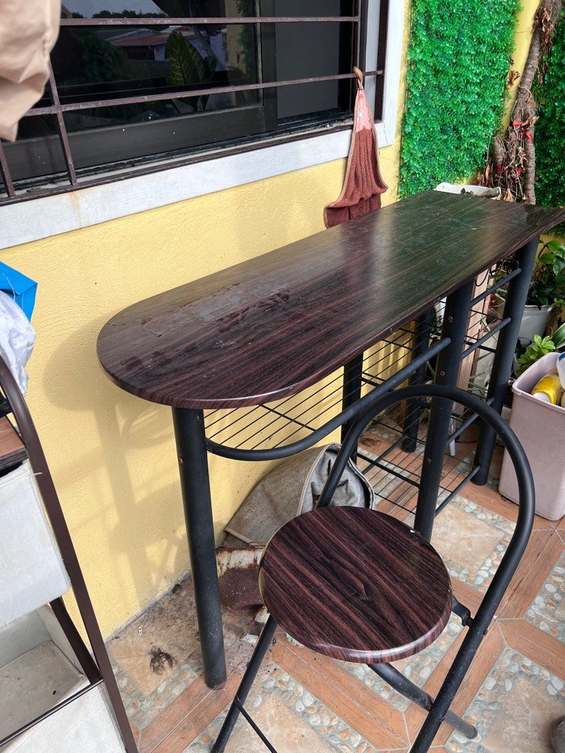 Bar type table and chair on Carousell