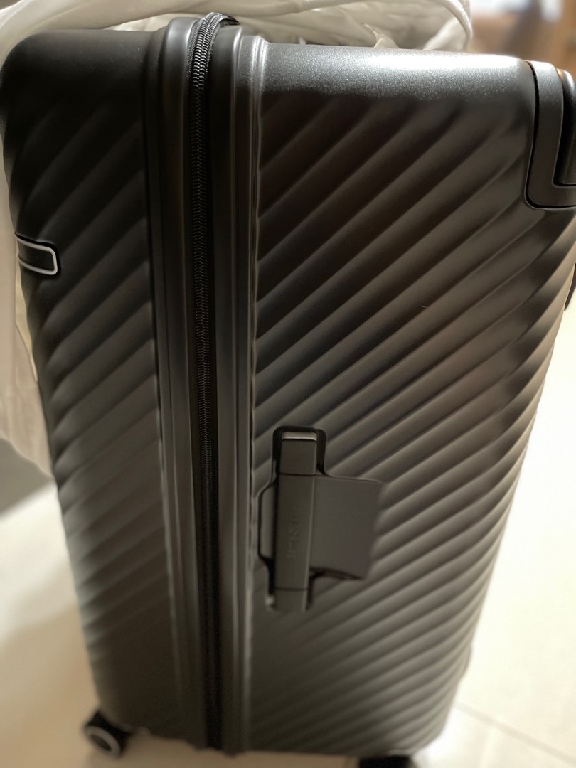 Brand new Samsonite Spinner 70/26 Trunk, Hobbies & Toys, Travel ...