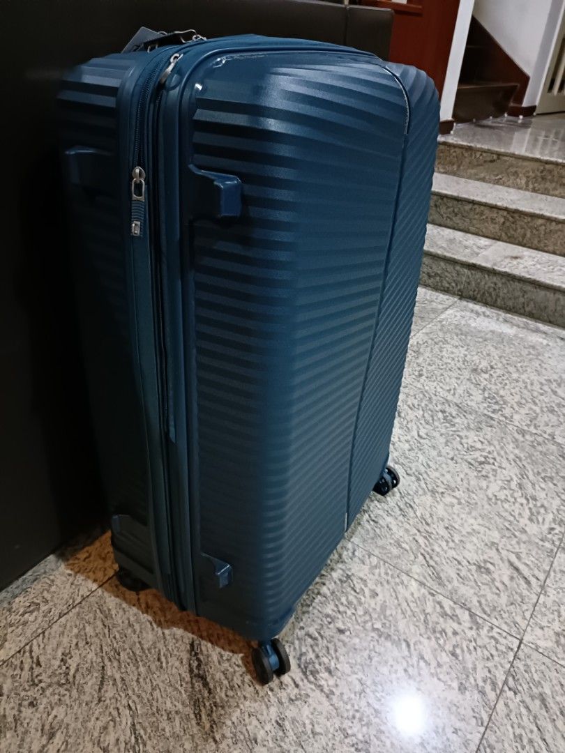 [Brand New] Samsonite Varro 30 Inch Luggage - Stylish and Durable ...