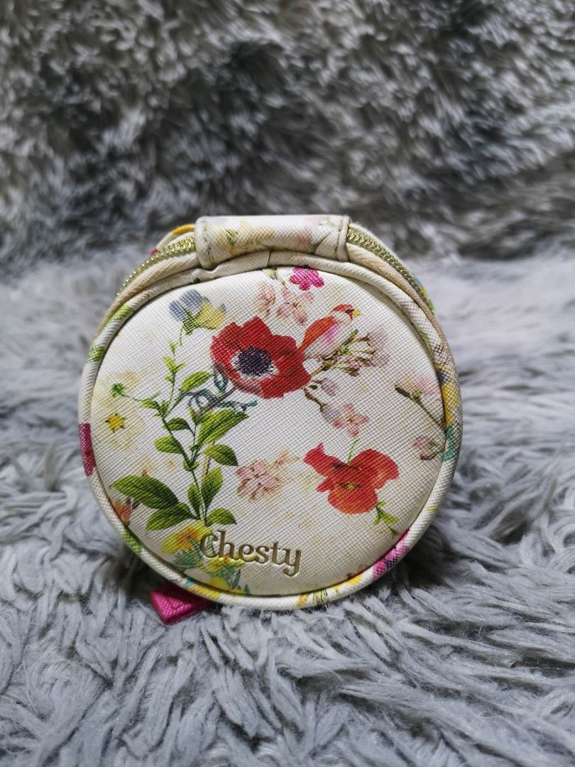 Chesty White Floral Circle Purse on Carousell