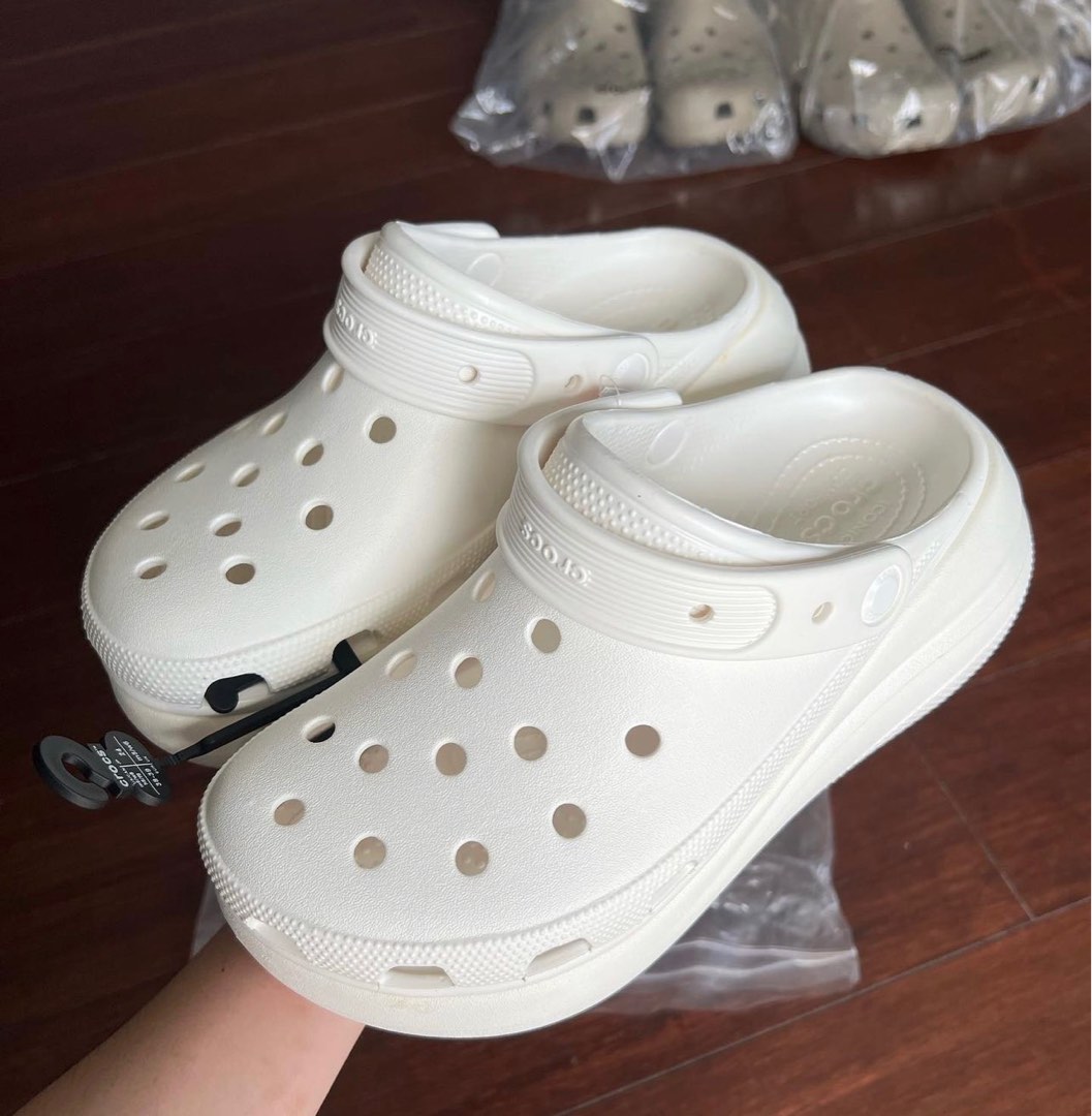 Crocs Classic Crush Clog, Women's Fashion, Footwear, Slippers and ...