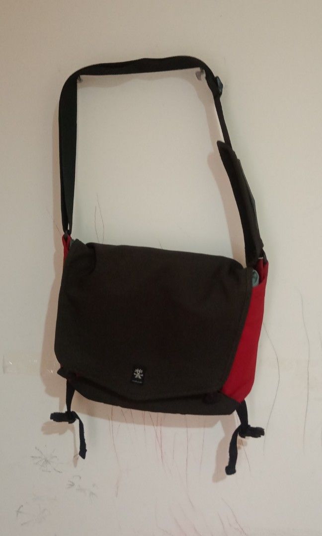 CRUMPLER THE MODERATE EMBARRASSMENT ORIGINAL, Fesyen Pria, Tas & Dompet ...