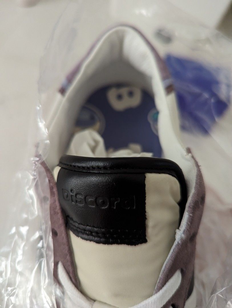Discord Merchandise| shoes and candles, Men's Fashion, Footwear, Casual ...