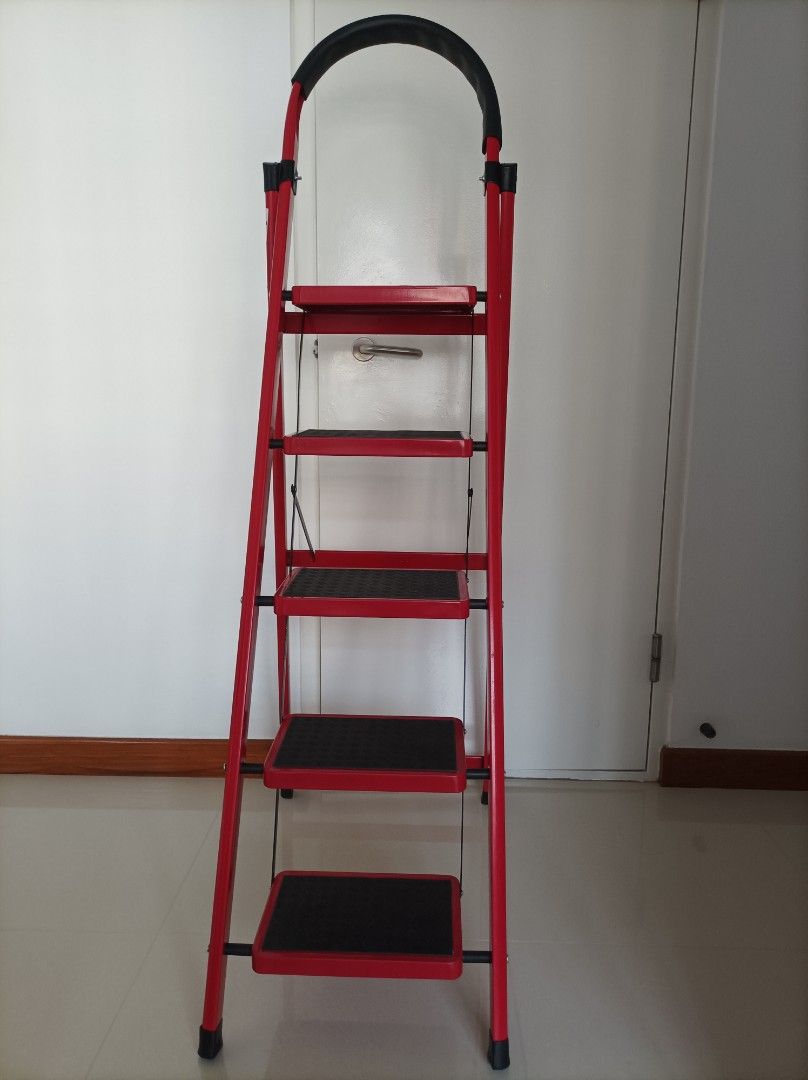 Foldable 5 Steps Ladder, Furniture & Home Living, Home Improvement ...
