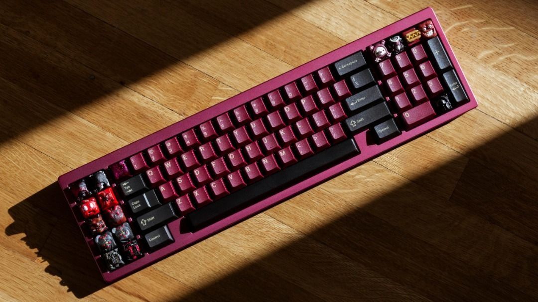 Geonworks W1-AT burgundy custom keyboard, 電腦＆科技, 電腦周邊及配件, 電腦鍵盤及相關產品 - Carousell