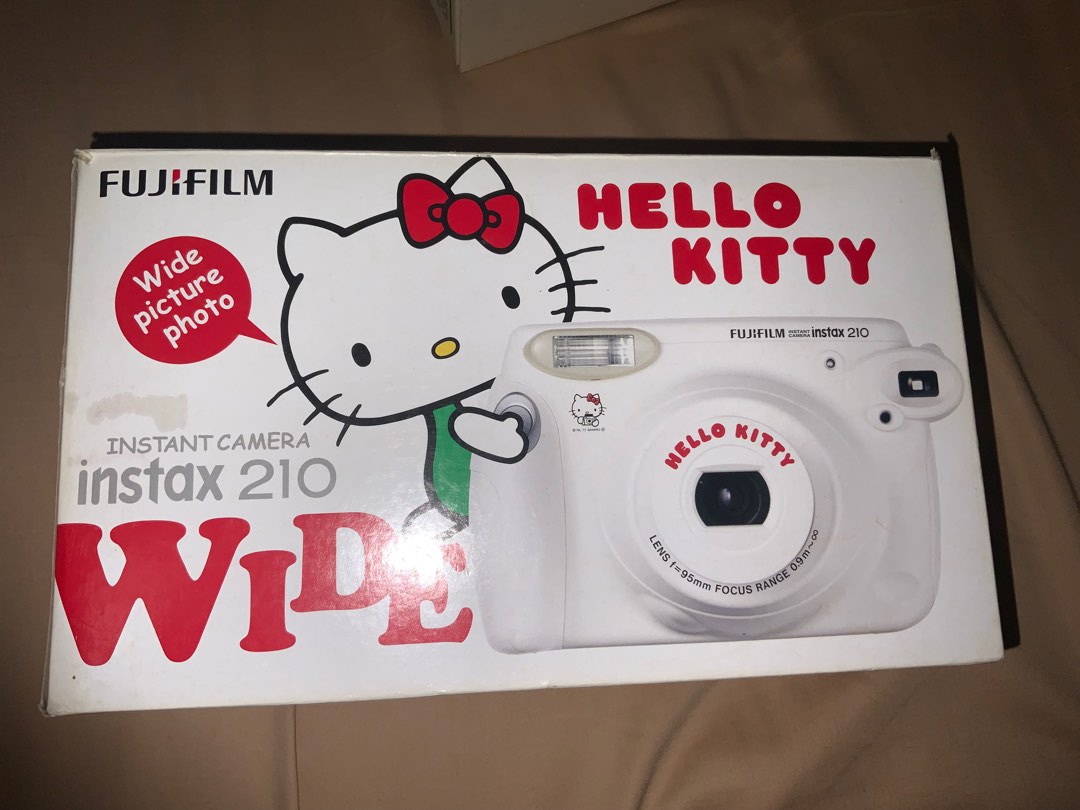 Hello kitty Instax 210, Photography, Cameras on Carousell