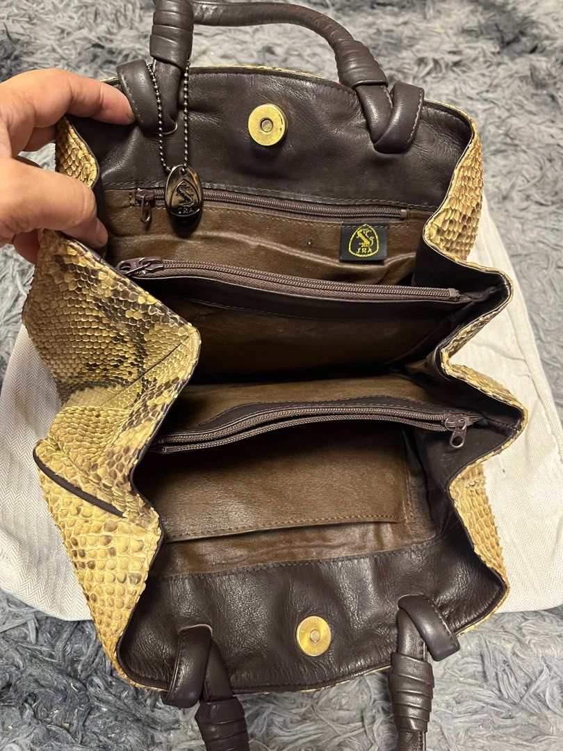 JRA, Women's Fashion, Bags & Wallets, Shoulder Bags on Carousell