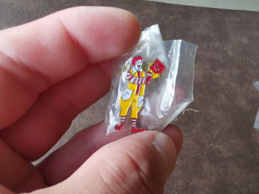Macdonalds pins badge, Hobbies & Toys, Memorabilia & Collectibles ...