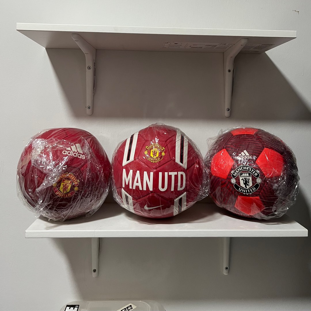 Manchester United Official Replica Ball, Hobbies & Toys, Toys & Games ...