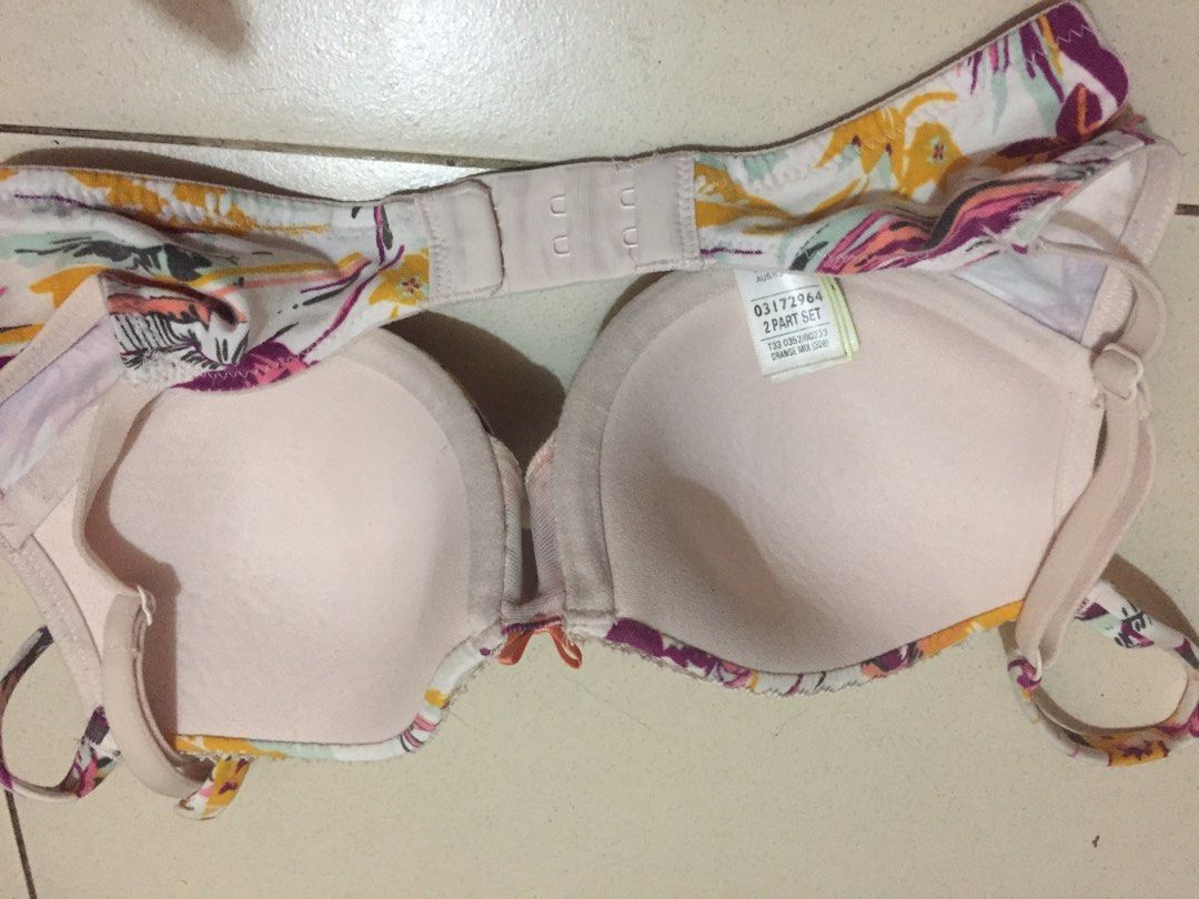 Marks&spencer Bra 32B, Fesyen Wanita, Pakaian Wanita, Lainnya di Carousell