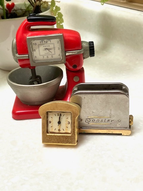 minature clocks..toaster/cake mixer, Hobbies & Toys, Memorabilia ...
