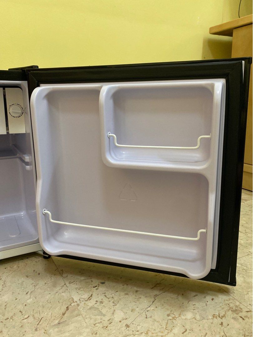 MINI FRIDGE + FREE ROUTER (Pending), TV & Home Appliances, Kitchen ...