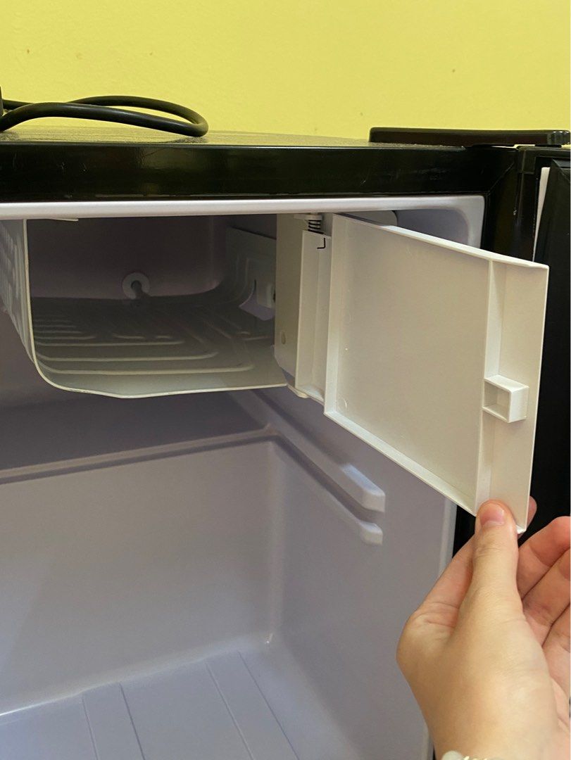 MINI FRIDGE + FREE ROUTER (Pending), TV & Home Appliances, Kitchen ...