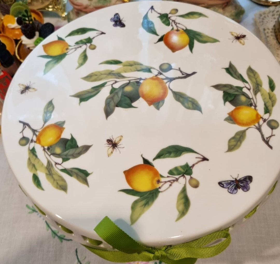 New Bee & Lemon Pedestal Cakestand with Ribbon, Furniture & Home Living ...