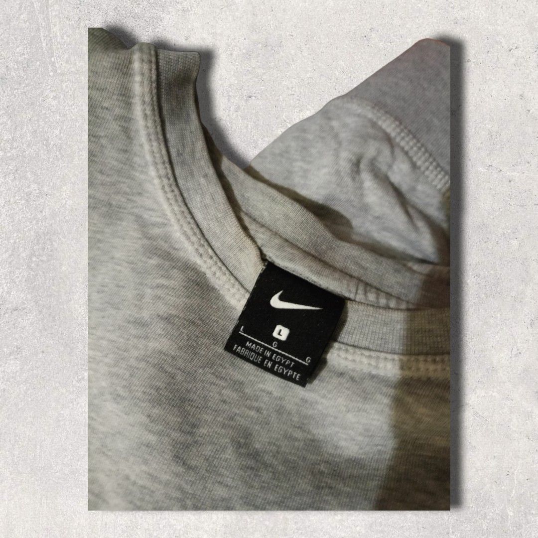 NIKE CREWNECK SMALL SWOOSH (LOGO DI KANAN), Fesyen Pria, Pakaian , Baju ...