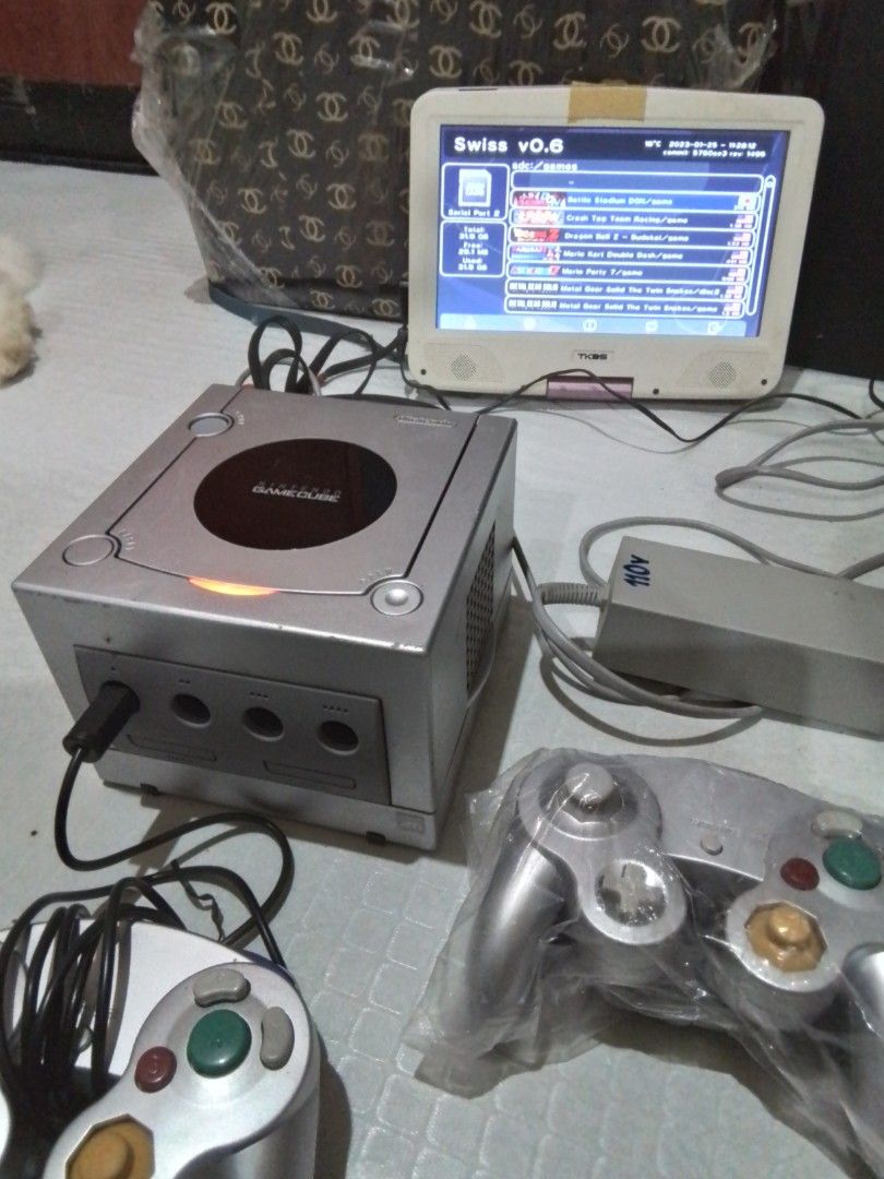 Nintendo GameCube Game cube m0dded with picoboot, Video Gaming, Video ...